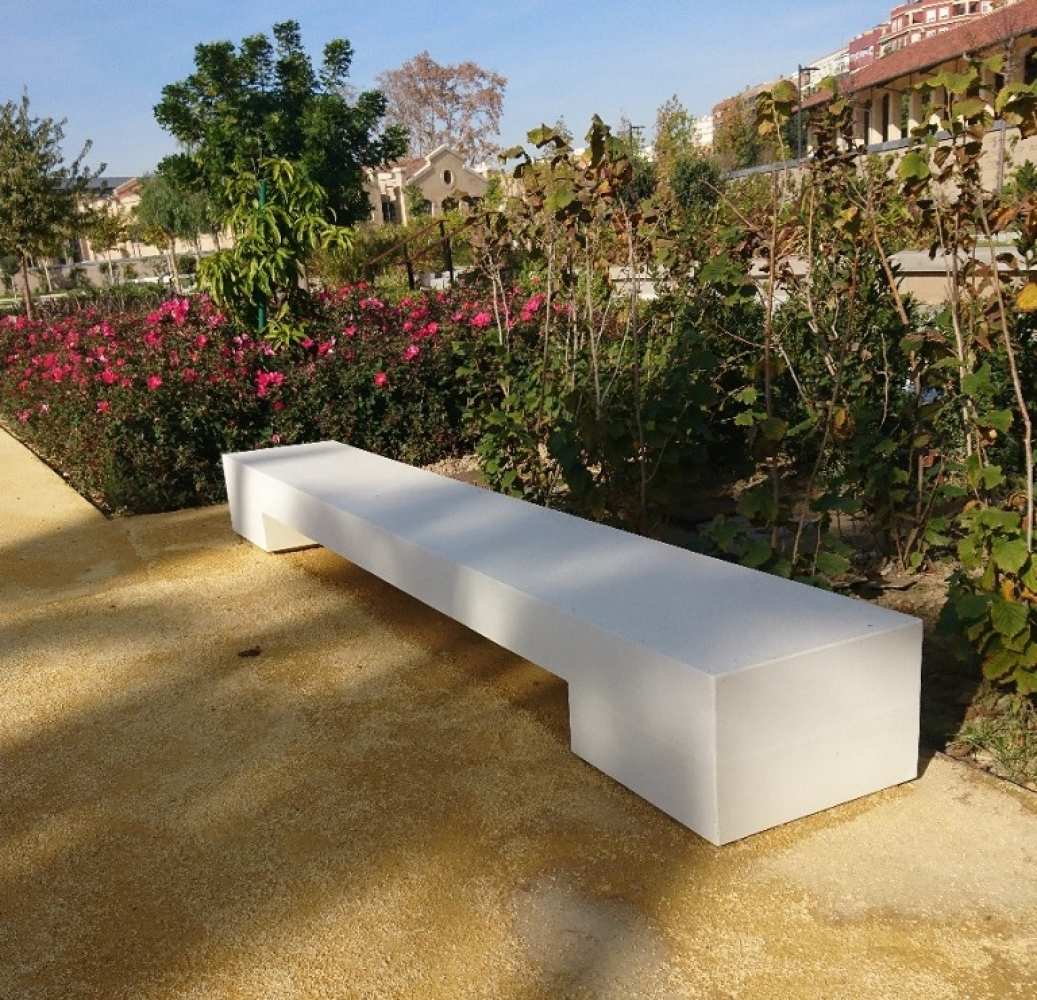 Banca stradala din beton HPC si lemn compozit WPC AMETISTA