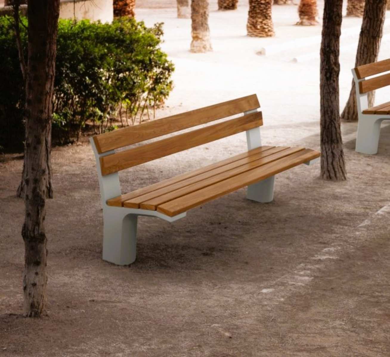 Banca stradala din beton arhitectural si lemn de pin sau compozit UNIT